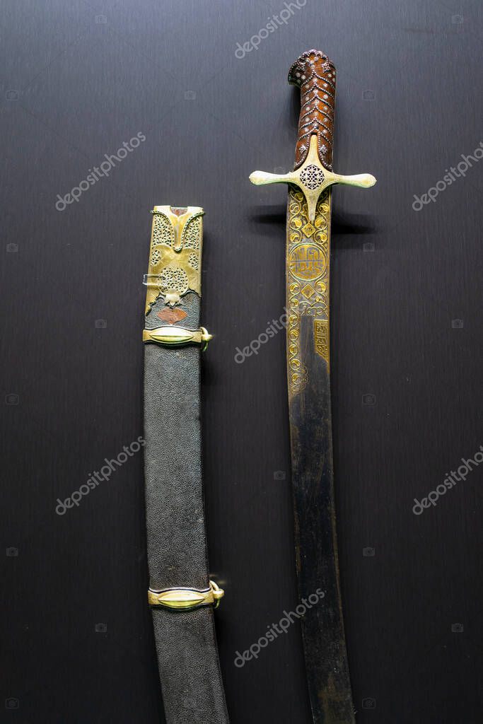 Espada otomana antigua de la colección de armas en Estambul Palacio ...