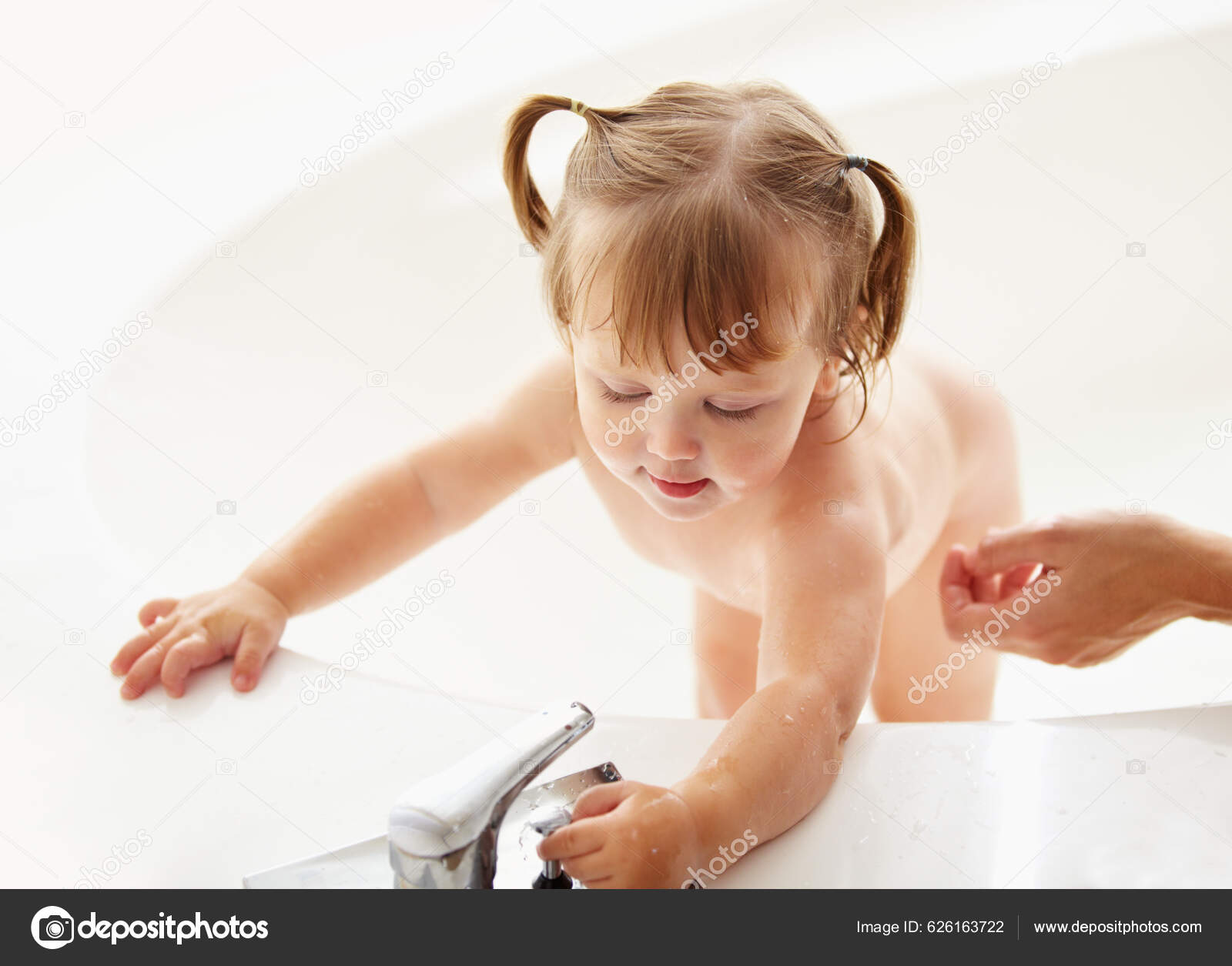 Pouring More Water She Can Play Cute Little Girl Playing — Stock Photo © PeopleImages.com #626163722