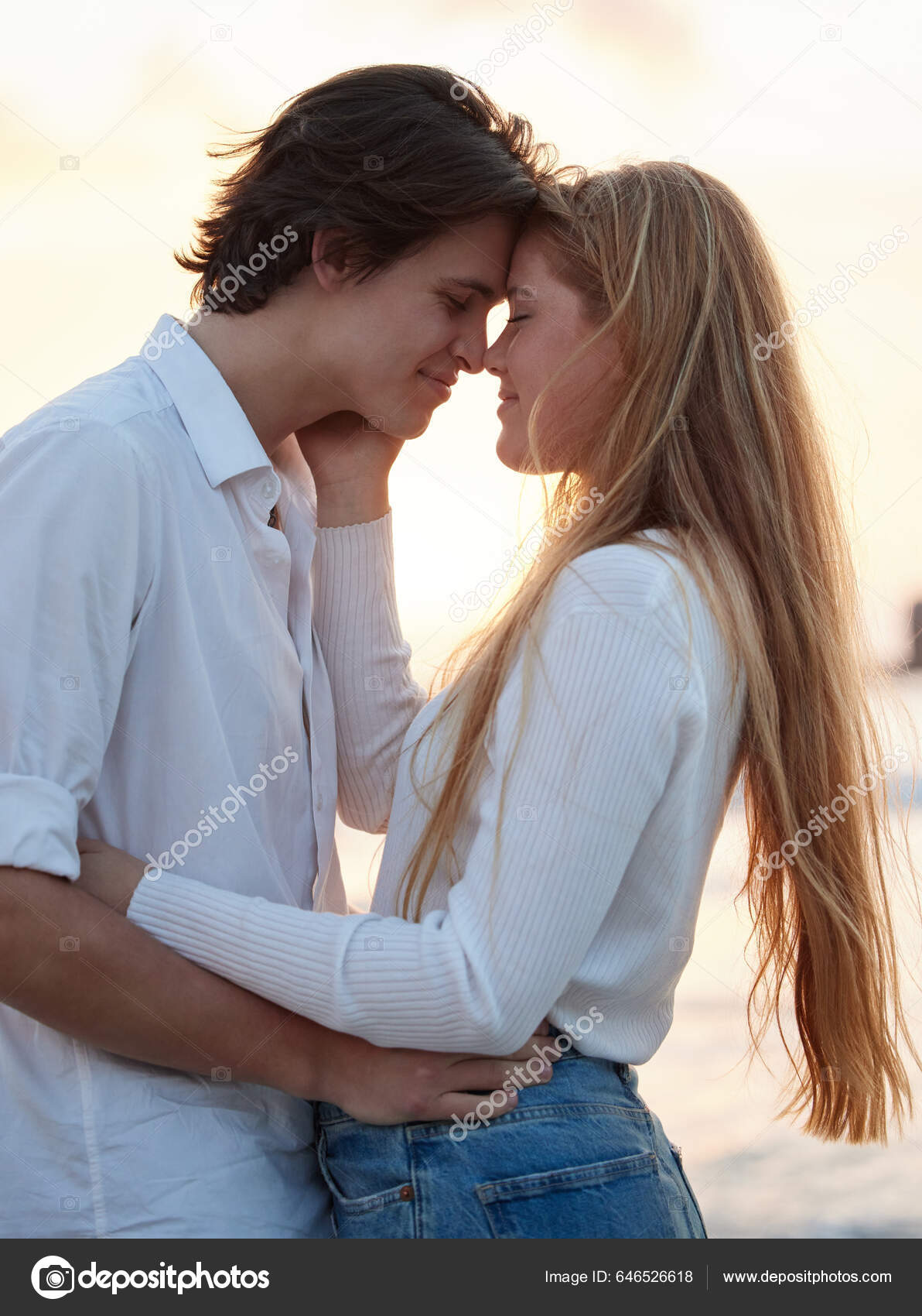 Cute Romantic Kiss Images