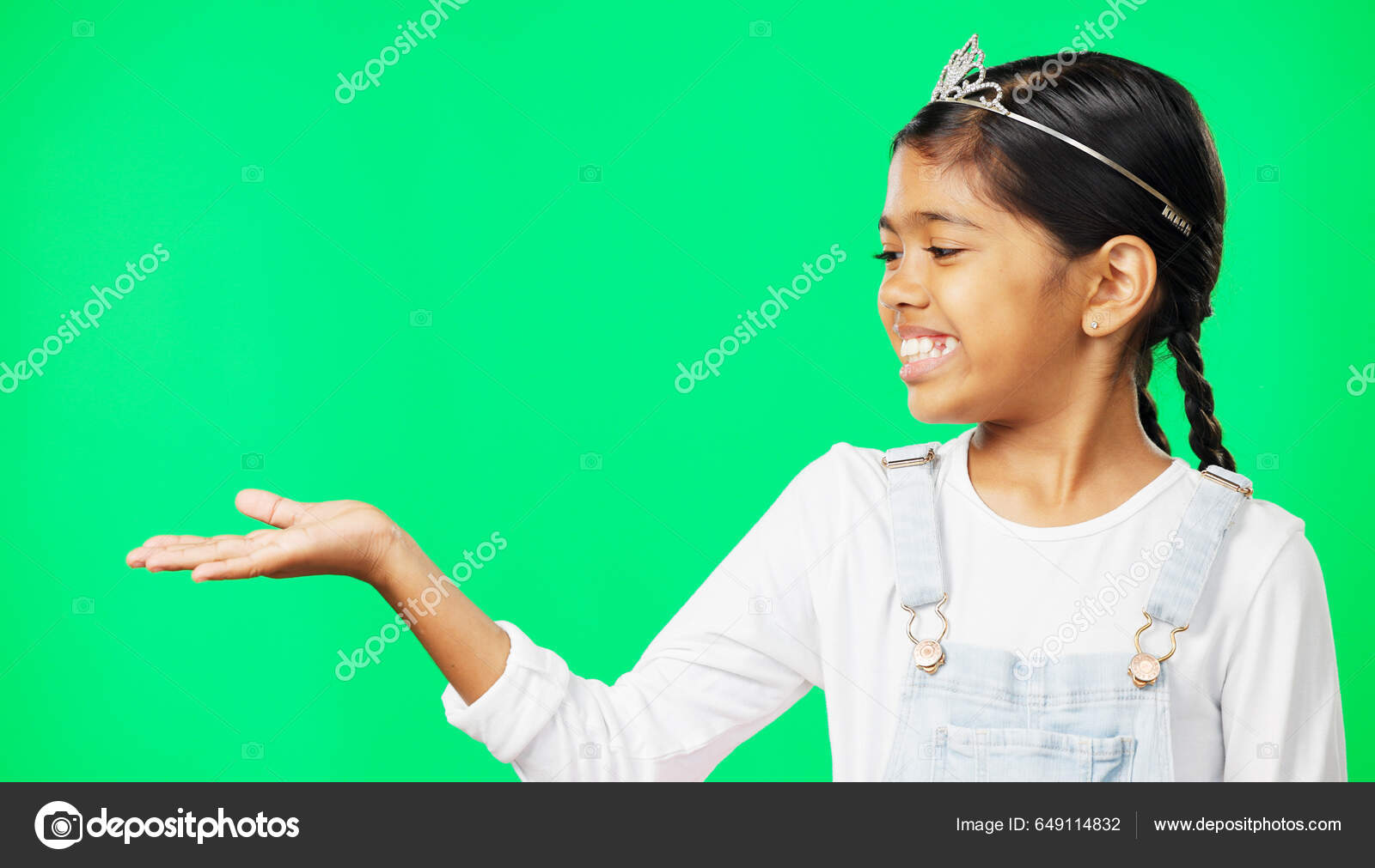 Mockup Green Screen Child Open Hand Showing Product Placement ...
