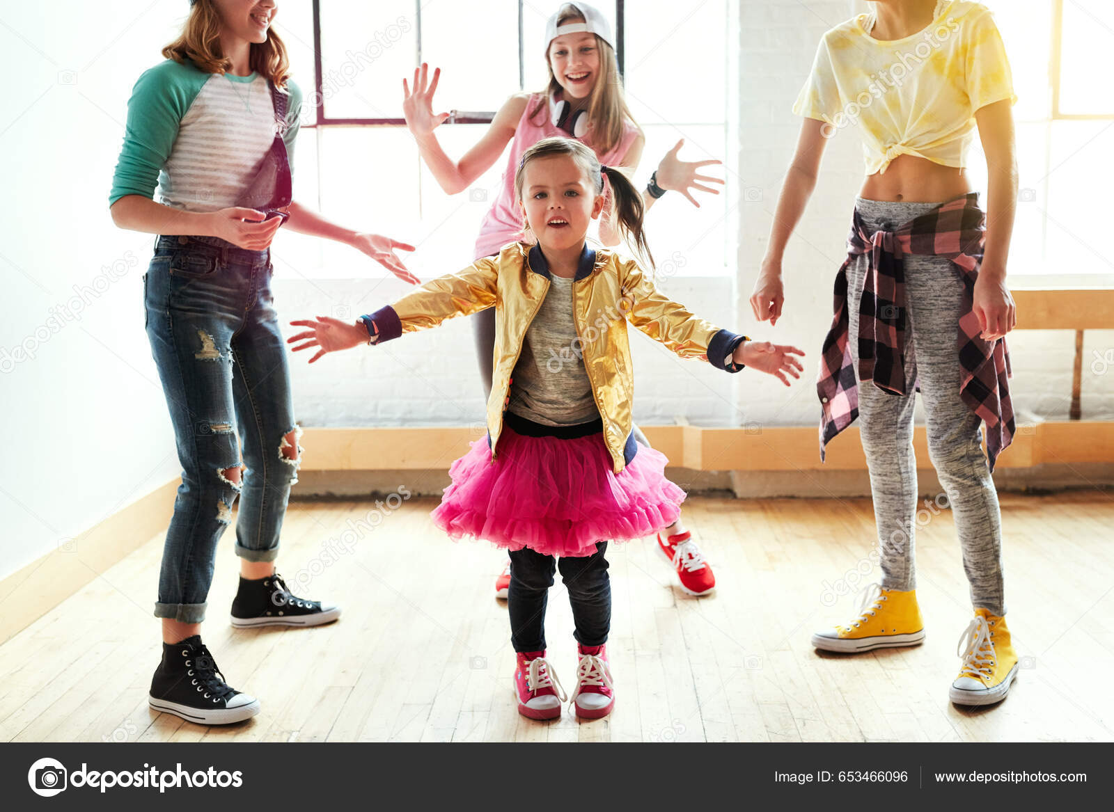 Teaching Little One How Groove Young Girls Dancing Dance Studio — Stock ...