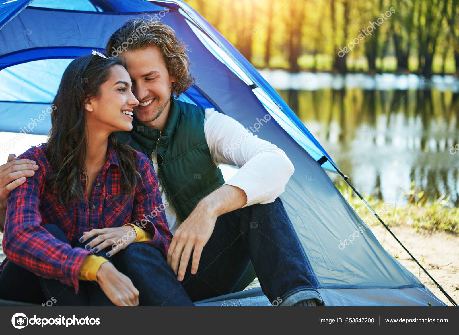 Transform Your Camping Romantic Getaway Adventurous Couple Out Camping Together — Stock Photo ...