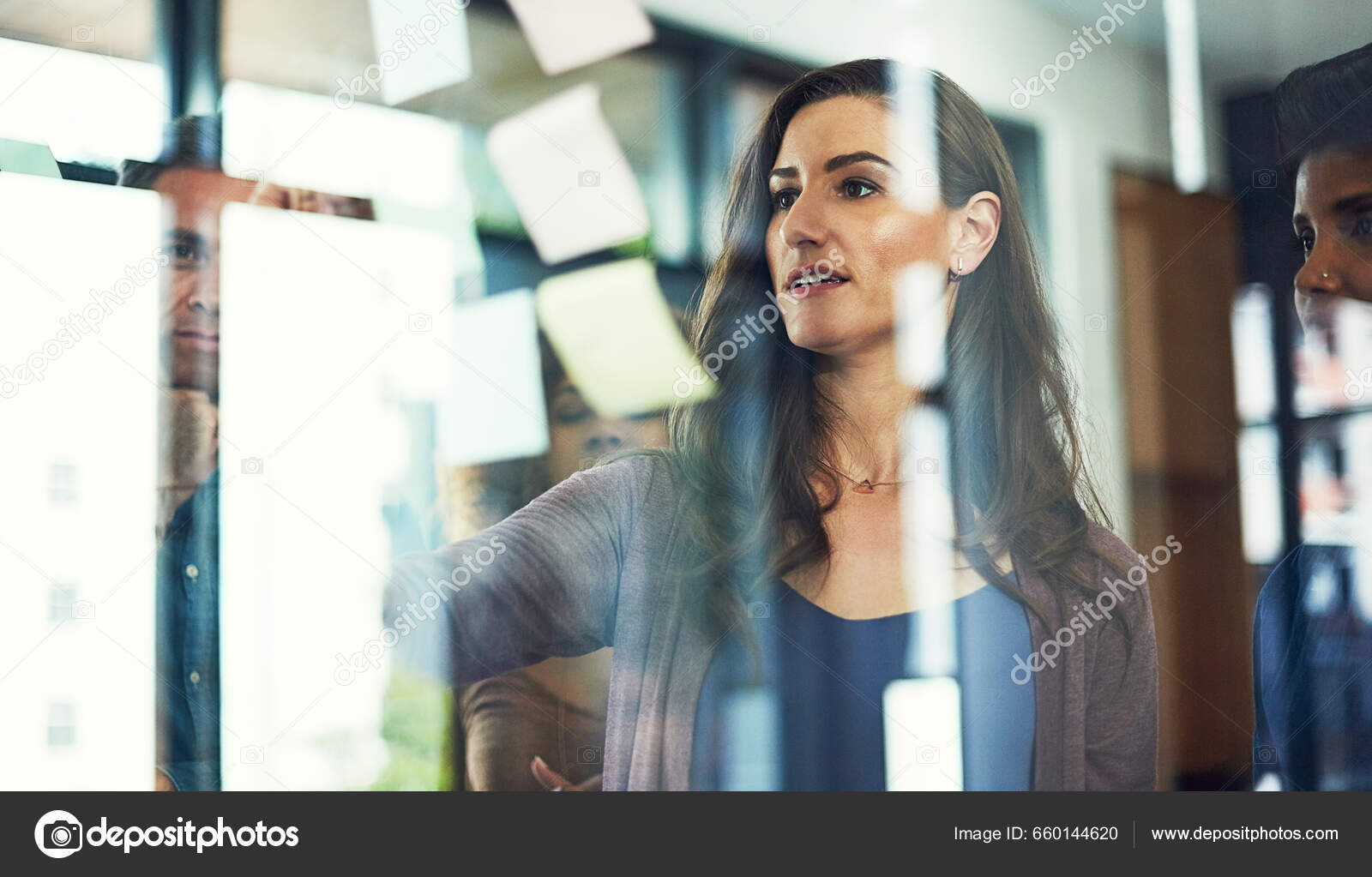 Idea Too Small Transform Something Great Group Businesspeople ...