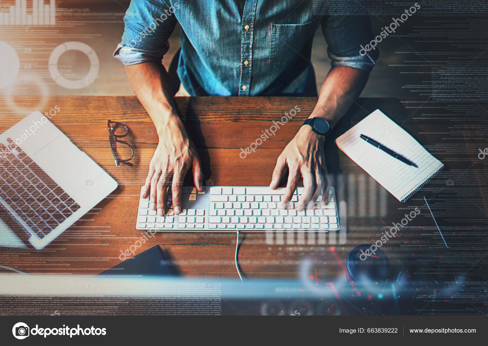 Holograma Digital Tecleando Teclado Con Tecnología Conexión Red Social ...