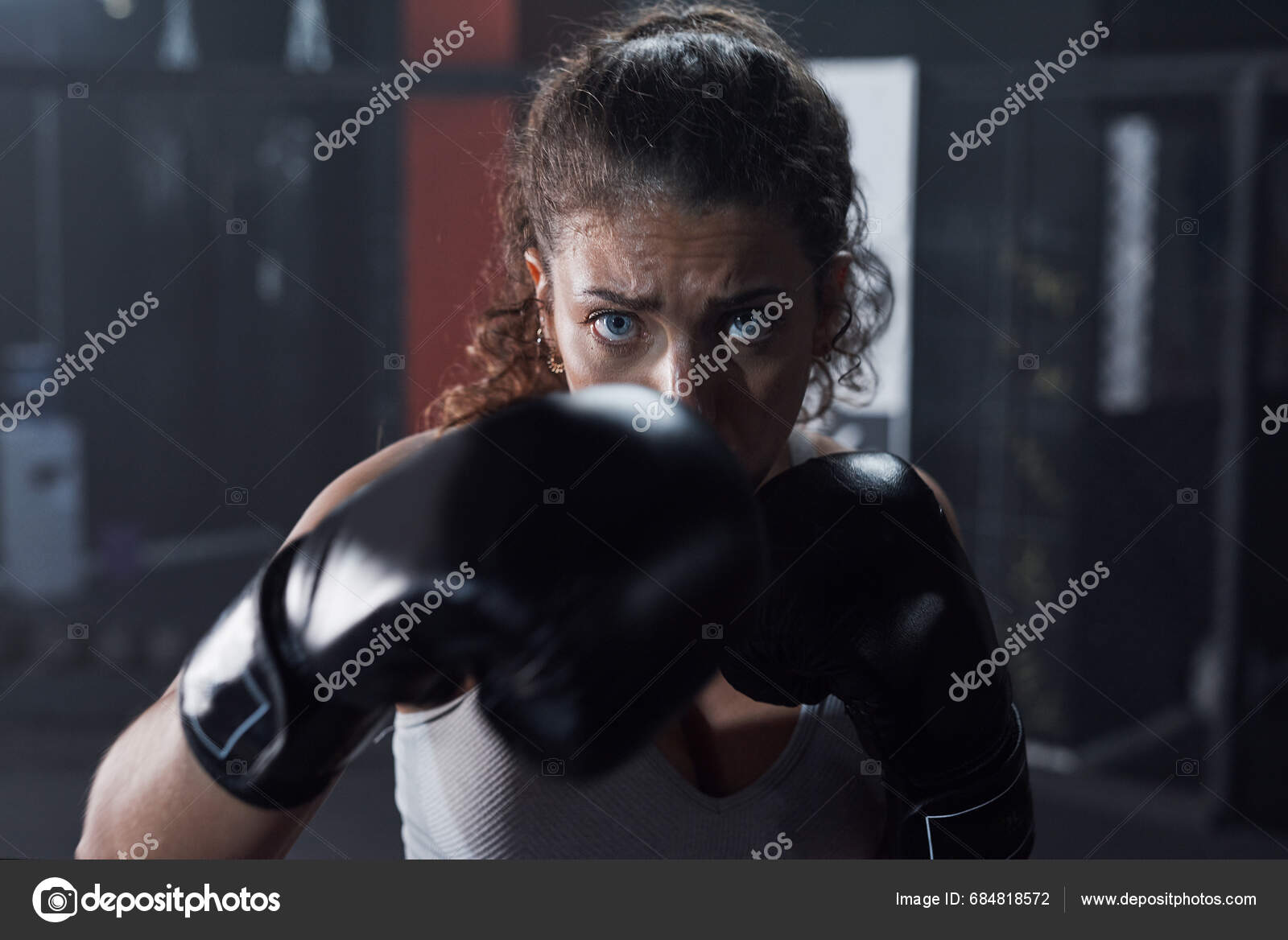 Pack Mean Punch Portrait Young Woman Practicing Her Boxing Routine ...