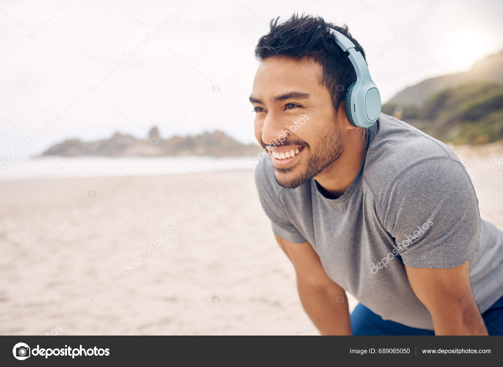 Break Beach Man Workout Relax Smile Cardio Exercise Fitness Jog Stock ...