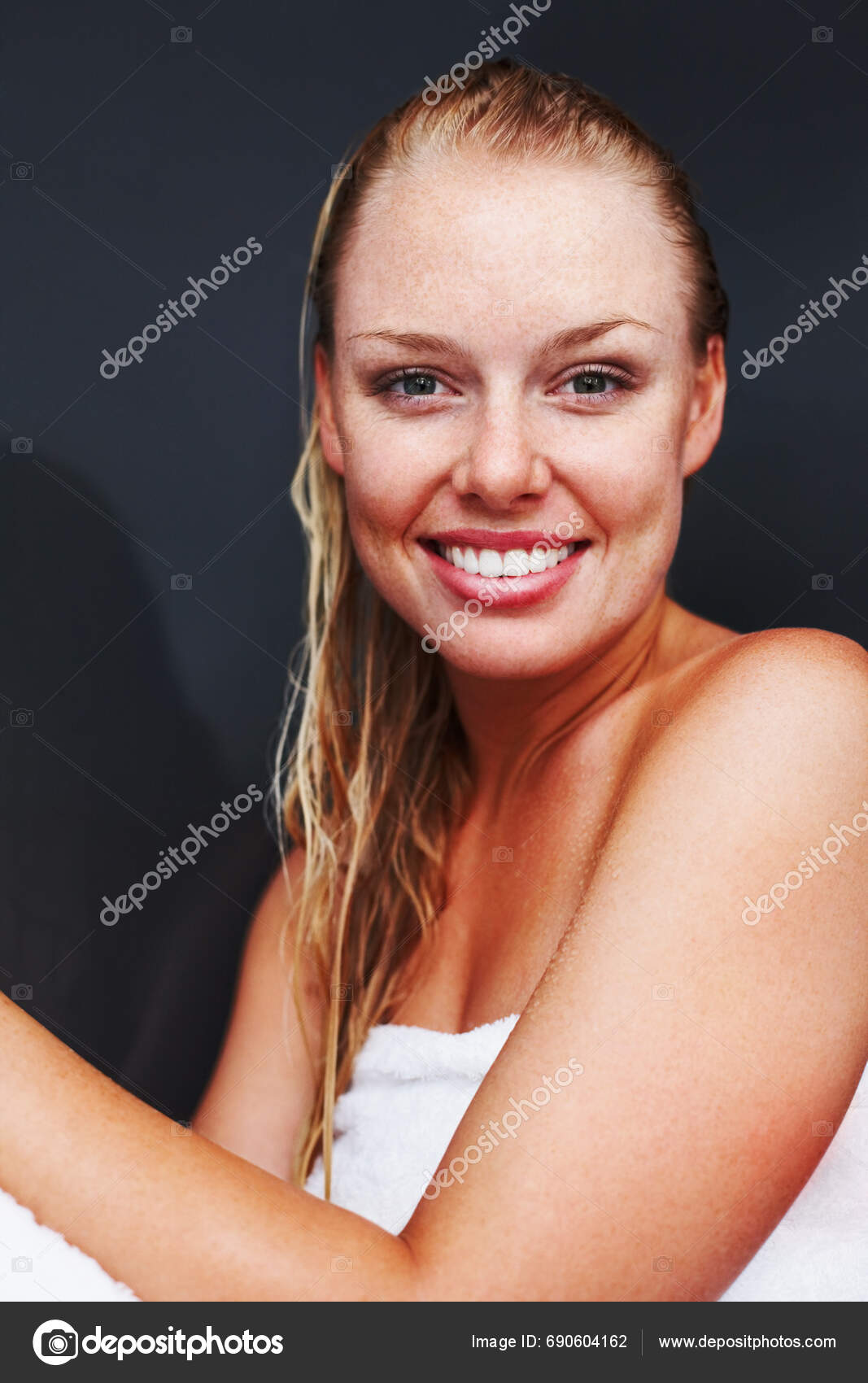 Woman Portrait Bath Routine Morning Cleaning Hygiene Beauty Skincare ...