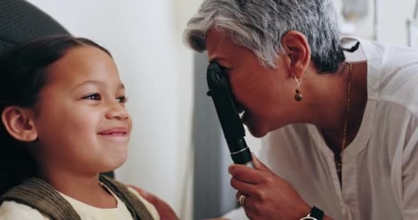 2,304 vídeos de Peralatan uji mata, metraje de Peralatan uji mata sin ...