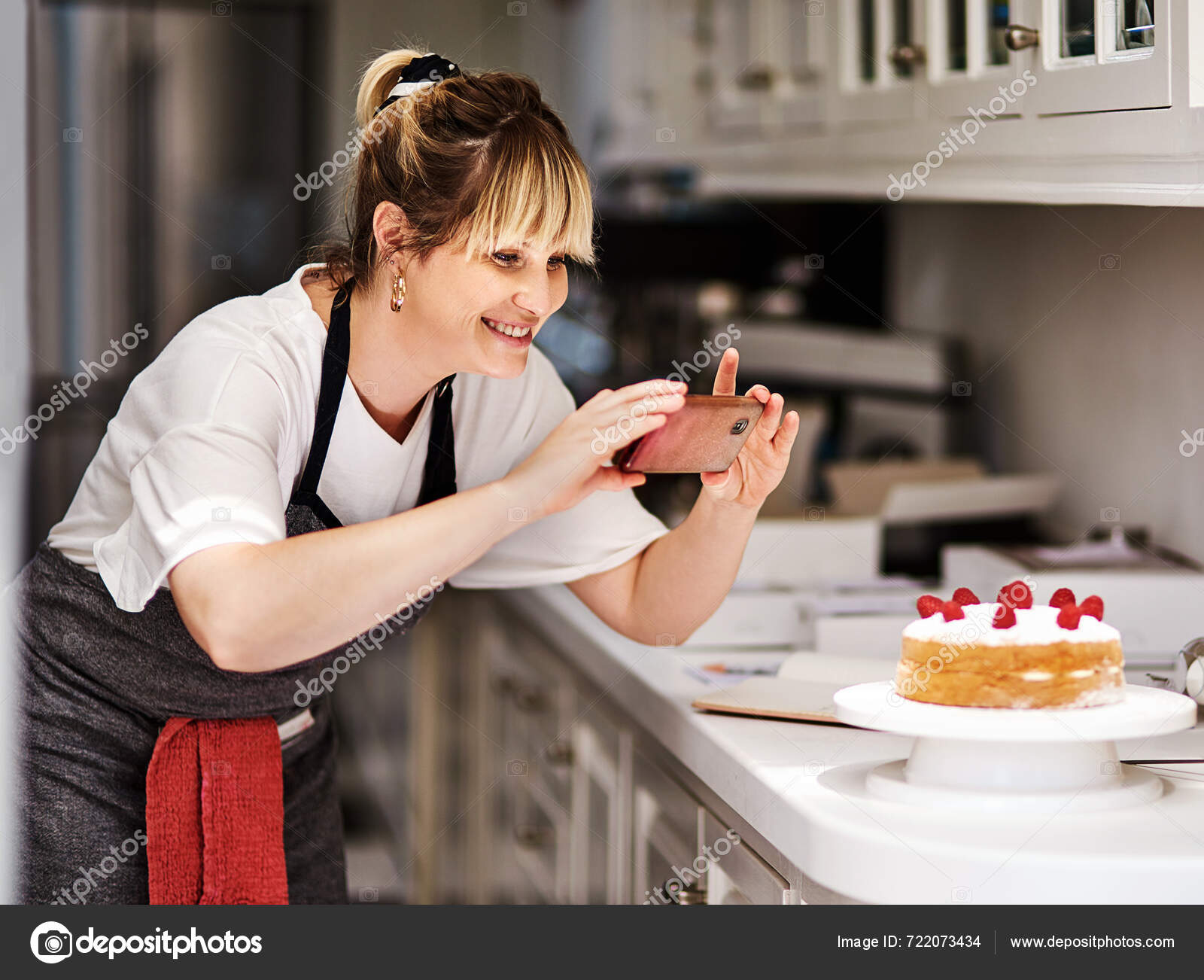 Picture Cooking Woman Mobile Social Media Recipe Meal Ingredients House ...