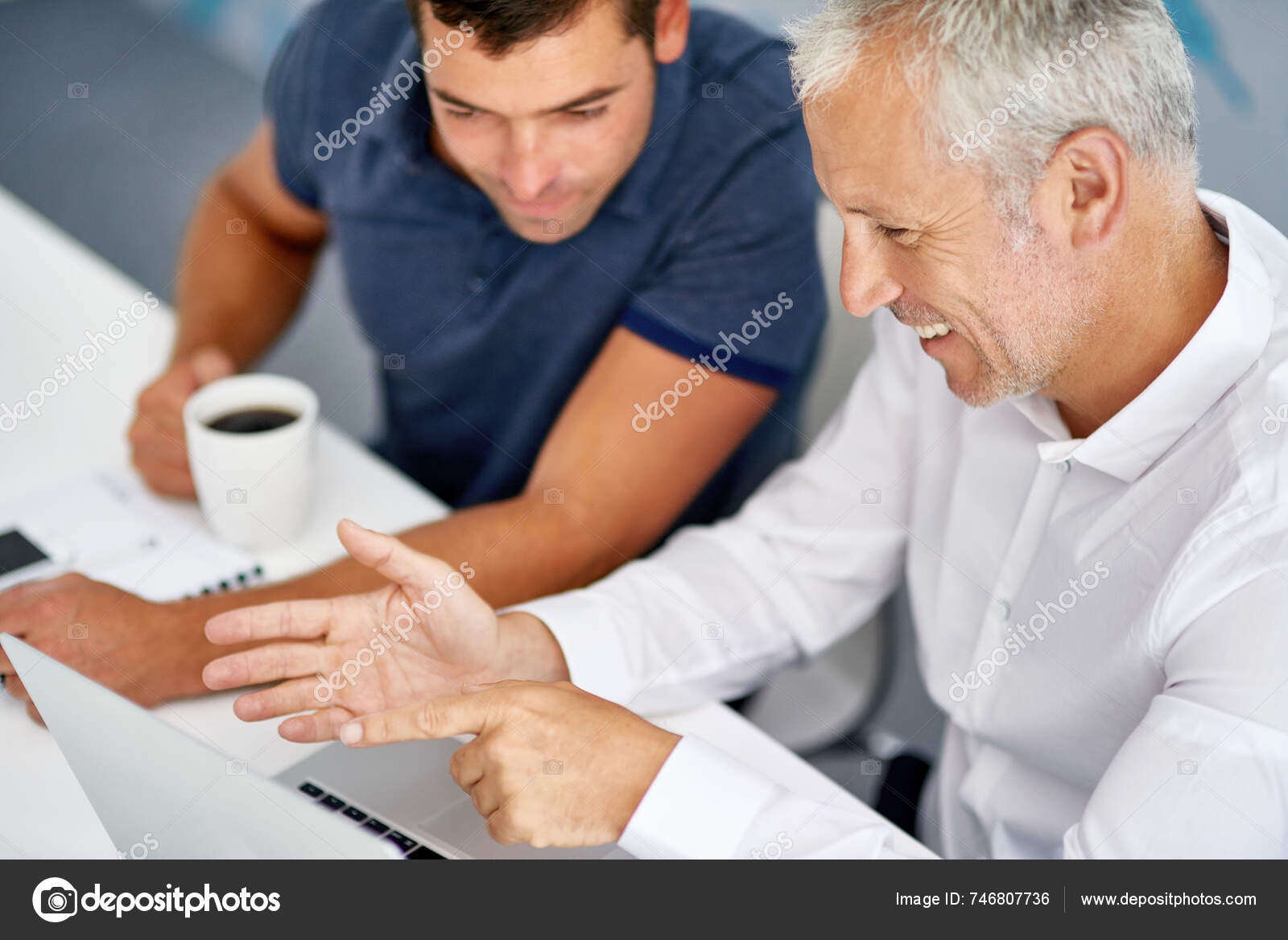 Laptop Discussion Business Men Office Collaboration Planning Meeting ...