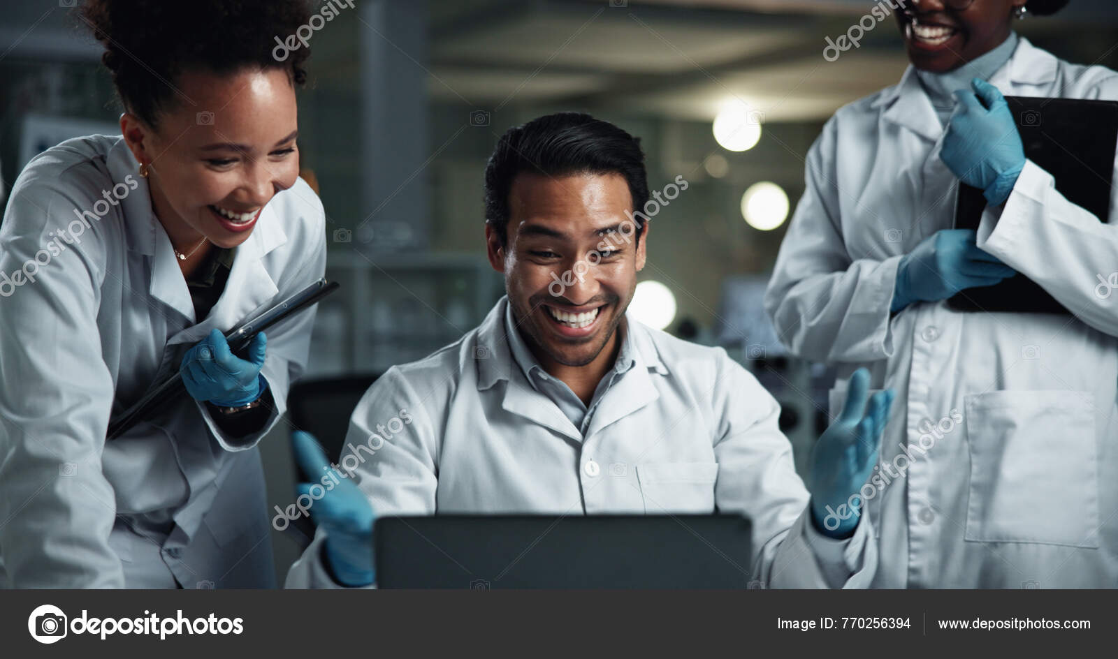 Man Team Scientist Laptop Smile Laboratory Results Progress Medical ...