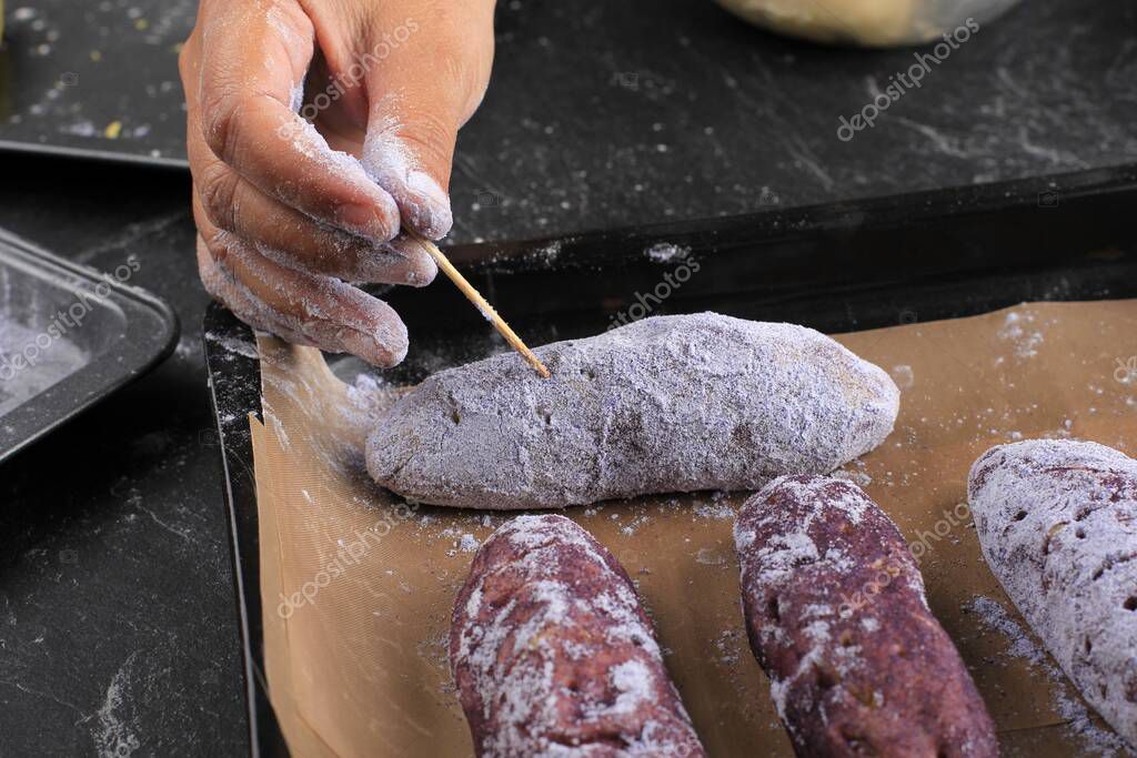 Making Sweet Potato Bread Motifs, Make Korean Sweet Potato Mochi Bread ...