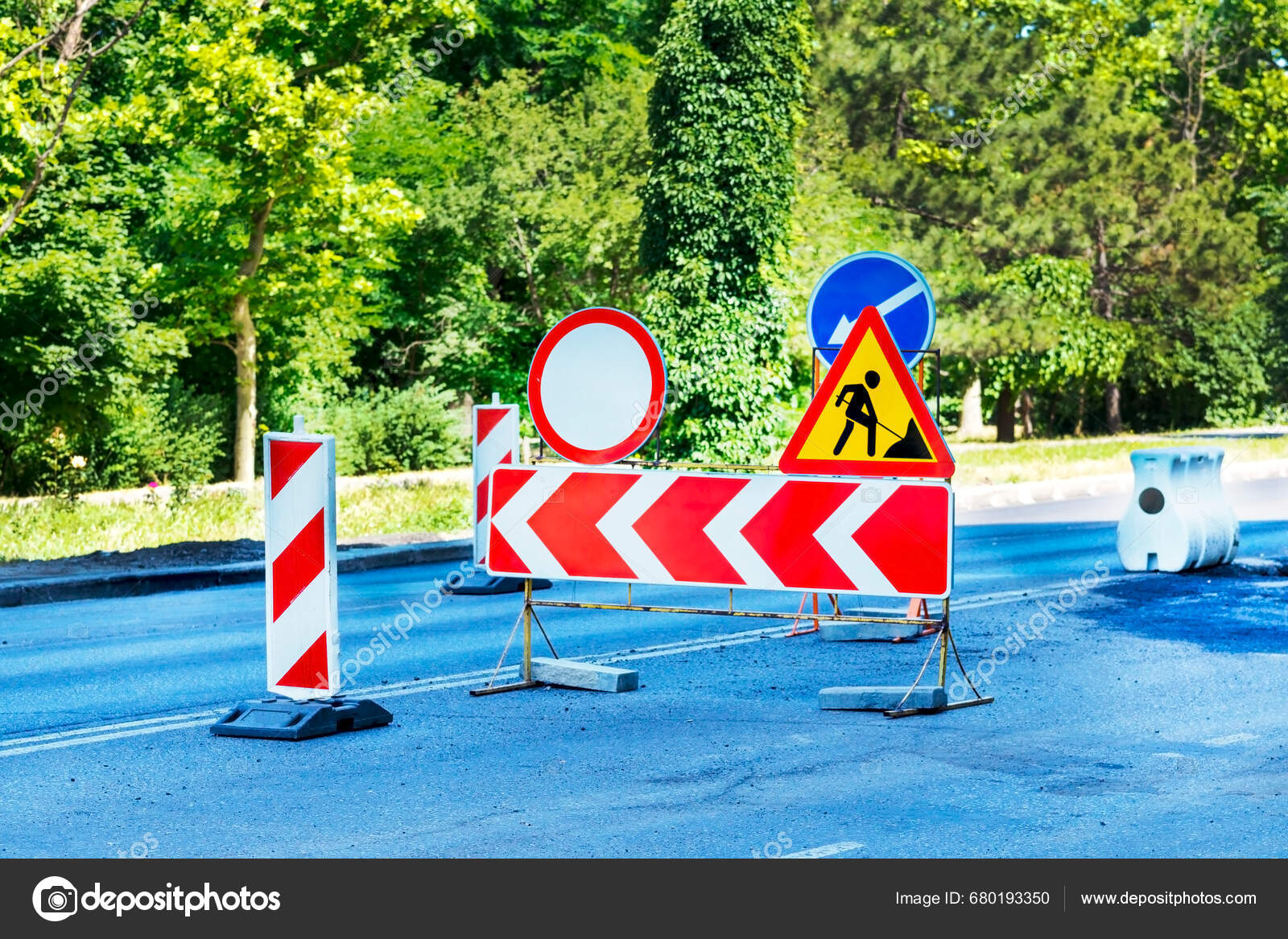 Verkeerstekens Het Verkeerslicht Wegenwerken Verkeersborden Een Snelweg ...