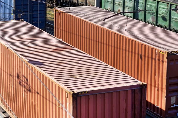 Railroad shipping containers Stockfotos, lizenzfreie Railroad shipping ...