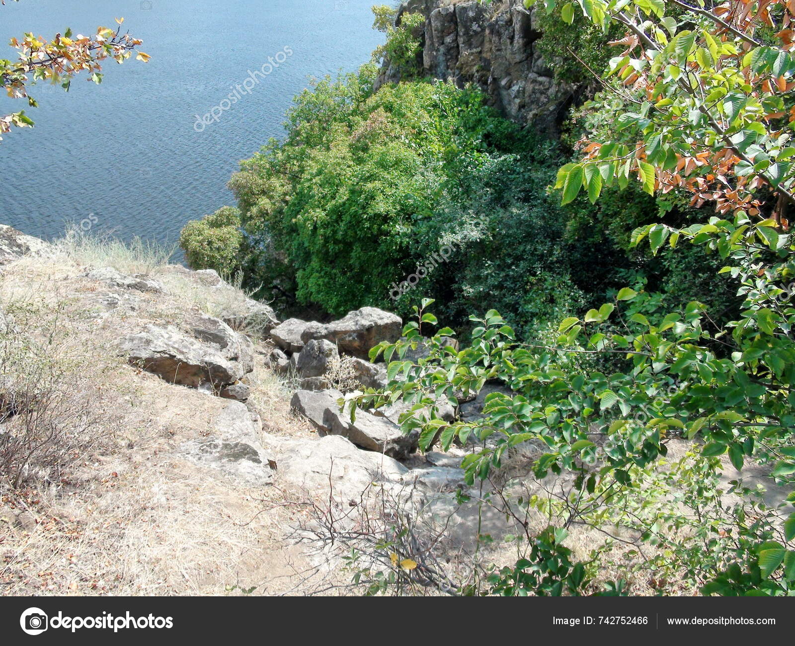 Dangerous Descent Water Sharp Stones Coastal Rocks Sometimes Lures ...