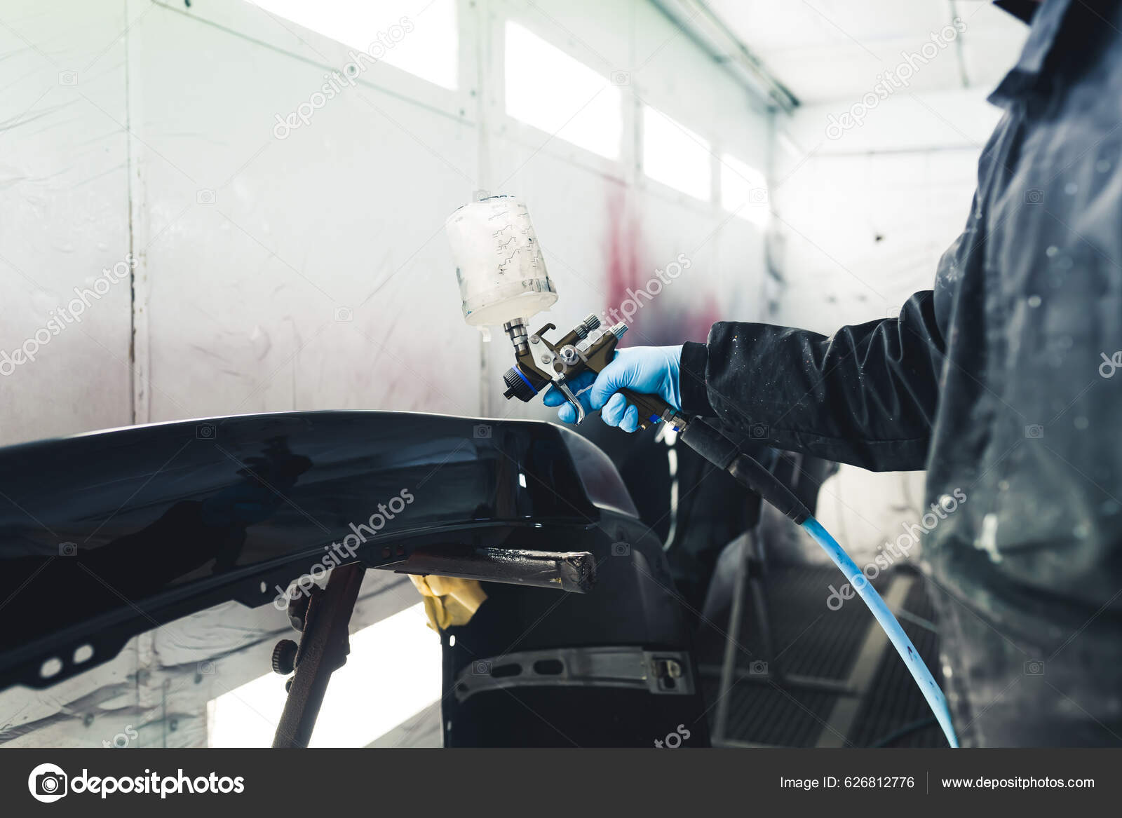 White Spray Booth Interior Process Automobile Painting Car Fender ...