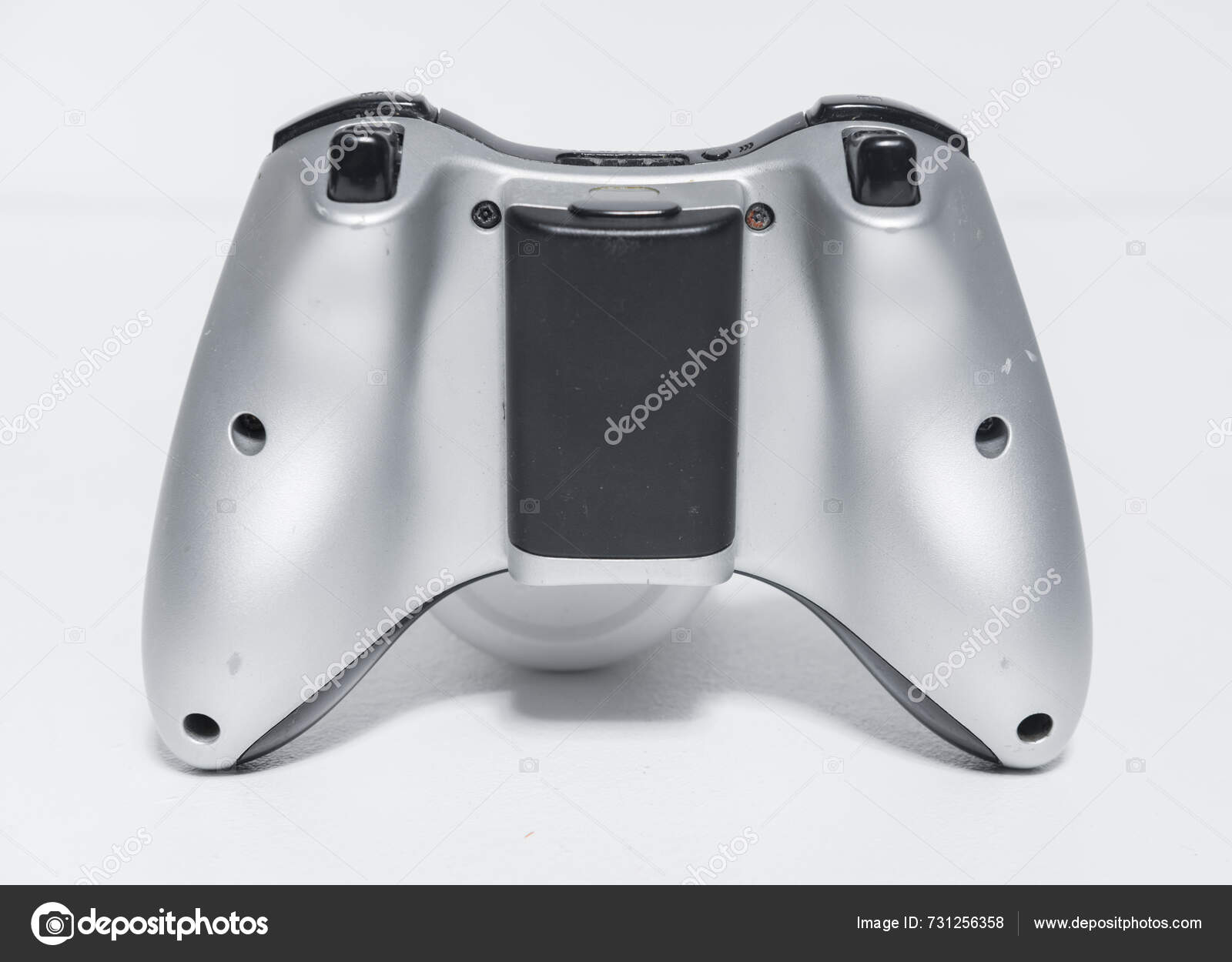Kent 2023 Silver Futuristic Microsoft Xbox 360 Controller White Studio ...