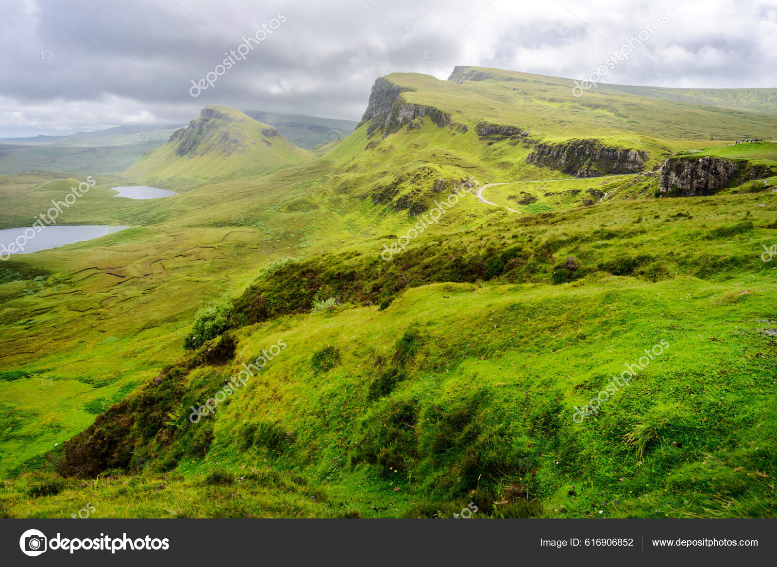 Beautiful Dramatic Scottish Skye Mountain Scenery Jagged Peaks Winding ...
