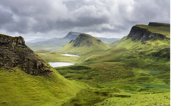 Beautiful Dramatic Scottish Skye Mountain Scenery Jagged Peaks Winding ...