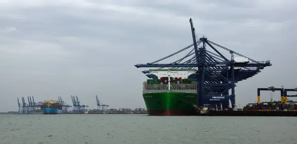 Förlägga av transshipment Stock Photos, Royalty Free Förlägga av ...