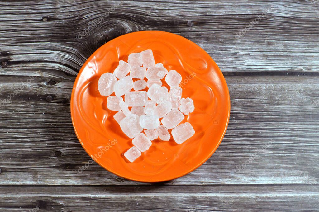 pila de terrones de azúcar de cristal de roca, un tipo de confección ...