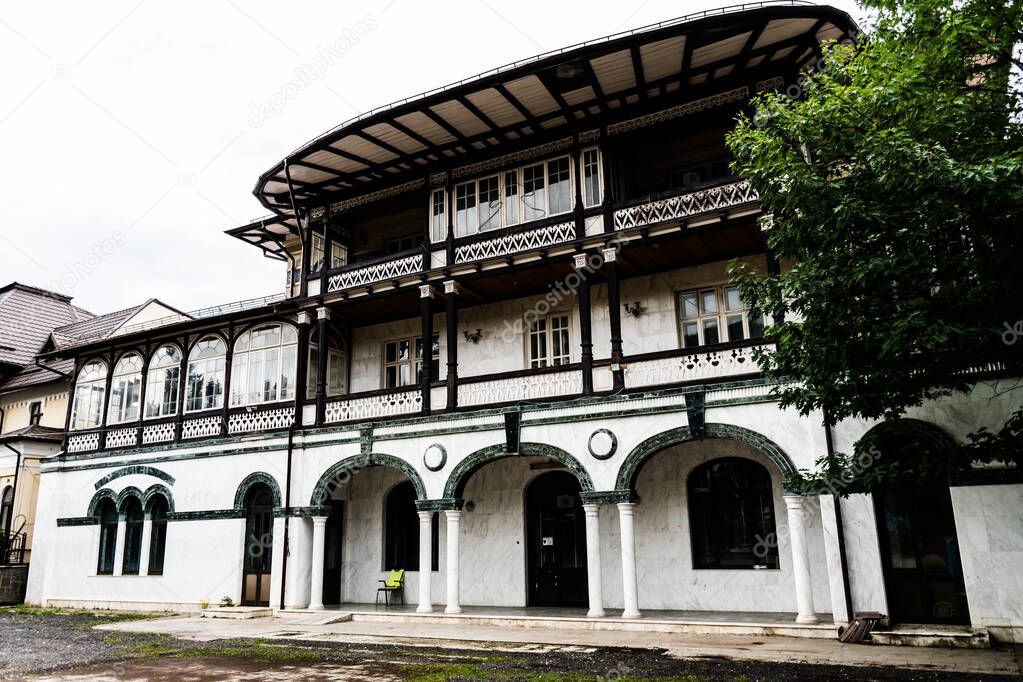 SINAIA, RUMANIA - 01 DE SEPTIEMBRE DE 2022: Casa Slatineanu o Vila ...