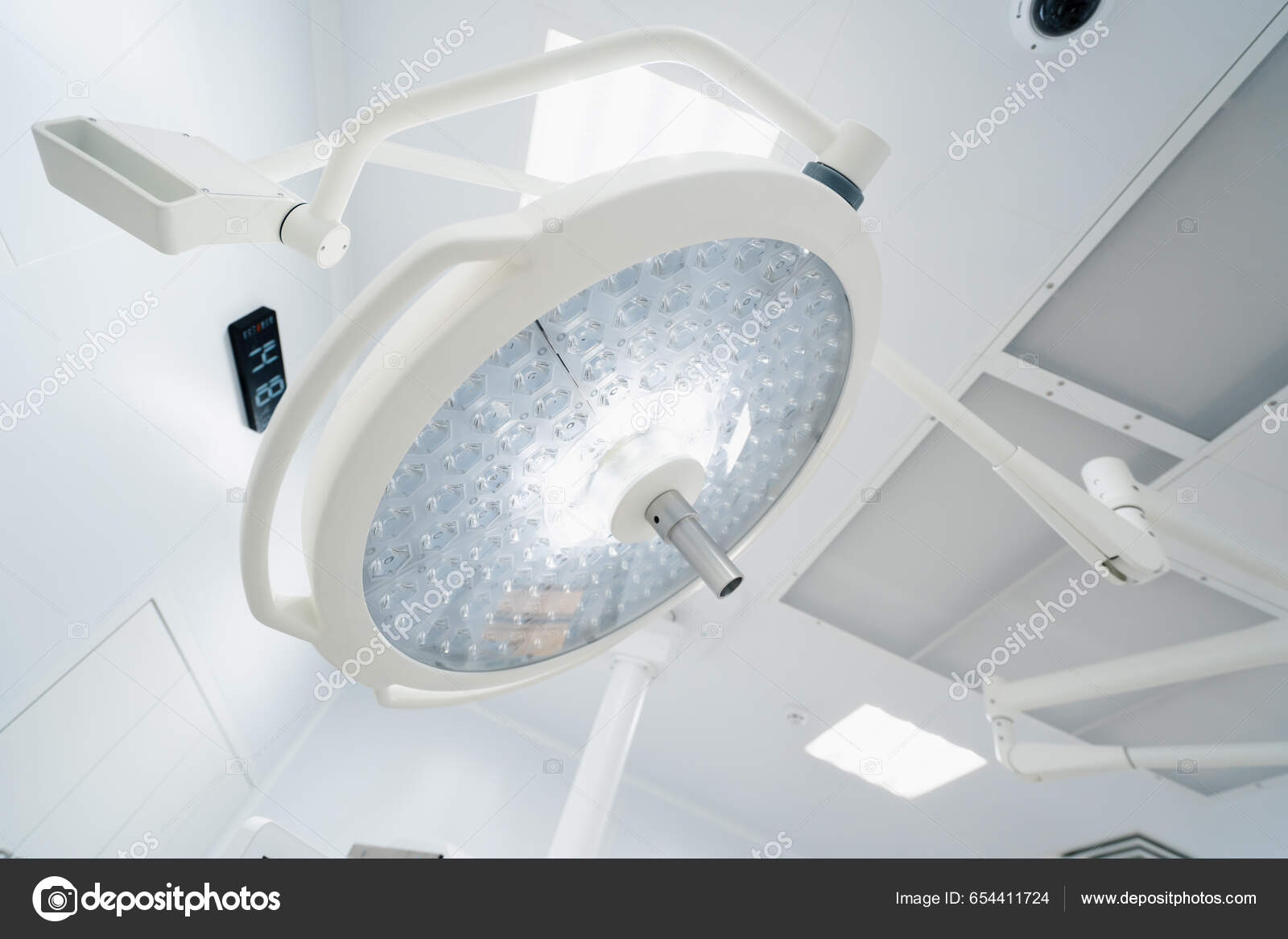 Big Modern Lamps Surgery Room Ceiling Advanced Illumination Equipment ...