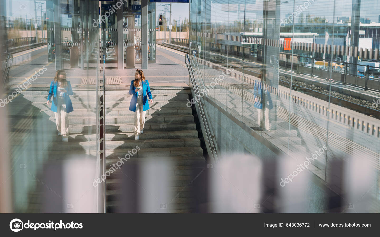 Woman Entrepreneur Commuting Work Public Transport Concept High Quality ...