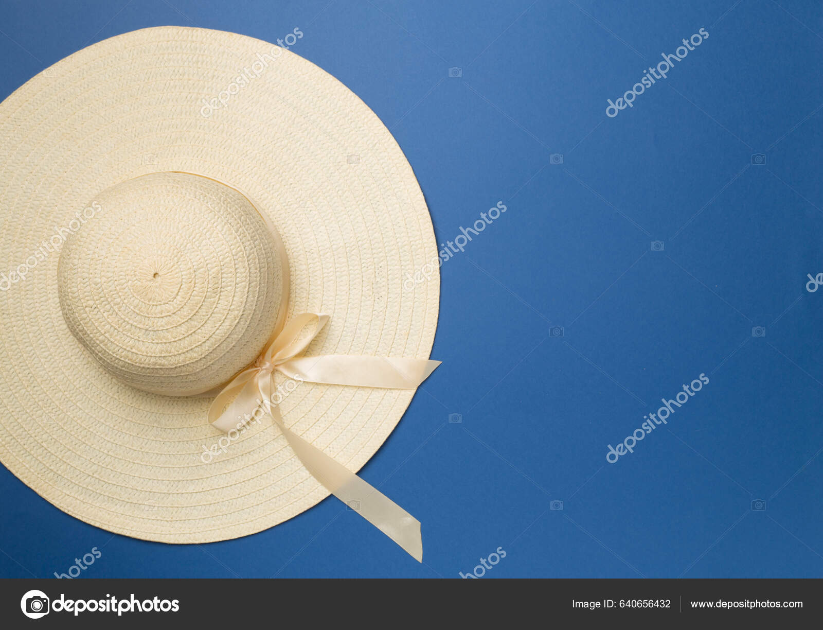 Beautiful Straw Hat Ribbon Bow Color Background Top View — Stock Photo ...