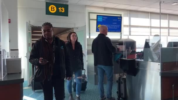 876 vídeos de Luchthaven check in balie, metraje de Luchthaven check in ...