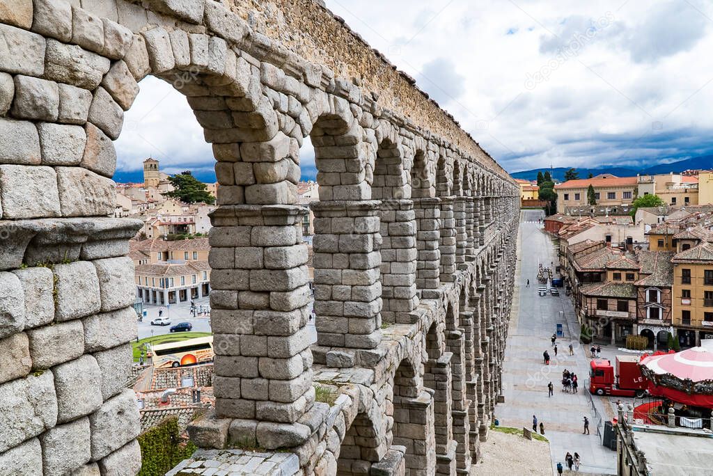 Segovia, Espaa. 28 de abril de 2022: El Acueducto de Segovia es un acueducto romano que llevó ...