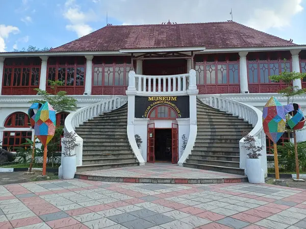 El Museo Sultan Mahmud Badaruddin II en Palembang, Indonesia, está ...