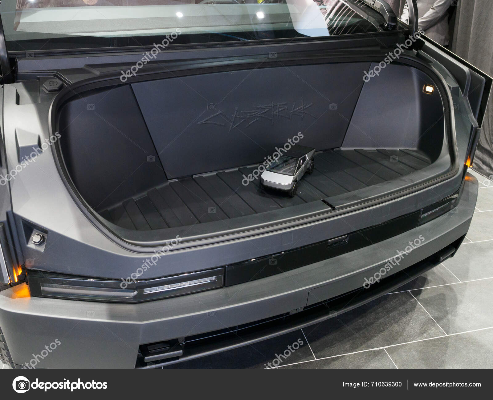 Hong Kong Chine Mars 2024 Tesla Cybertruck Front Boot Hong — Photo ...