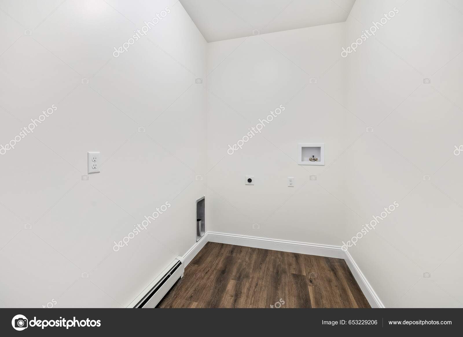 Interior Room Parquet Floor Power Outlets White Walls Baseboard Heater ...