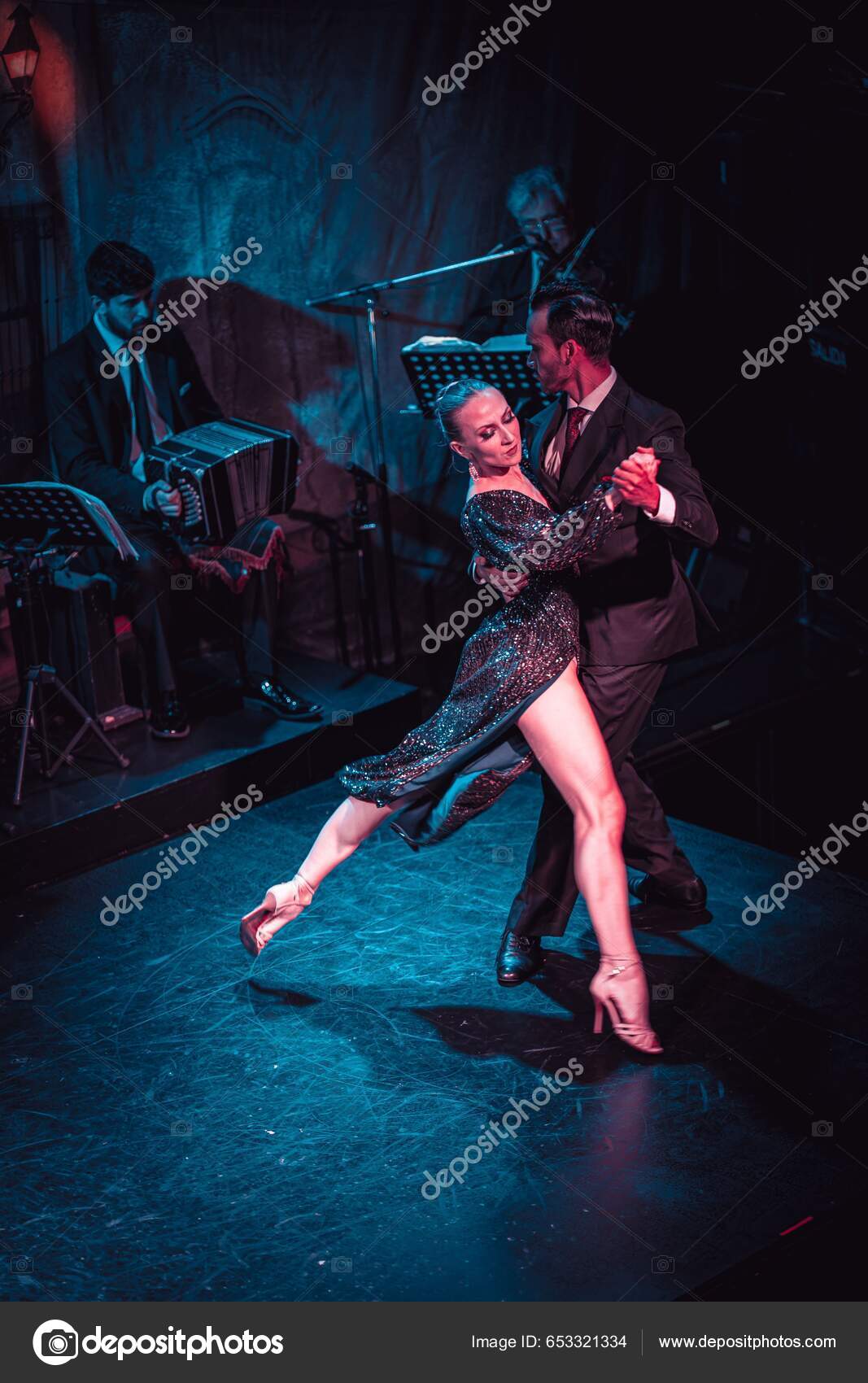 Vertical Shot Couple Dancing Argentinian Tango — Stock Editorial Photo © wirestock_creators ...
