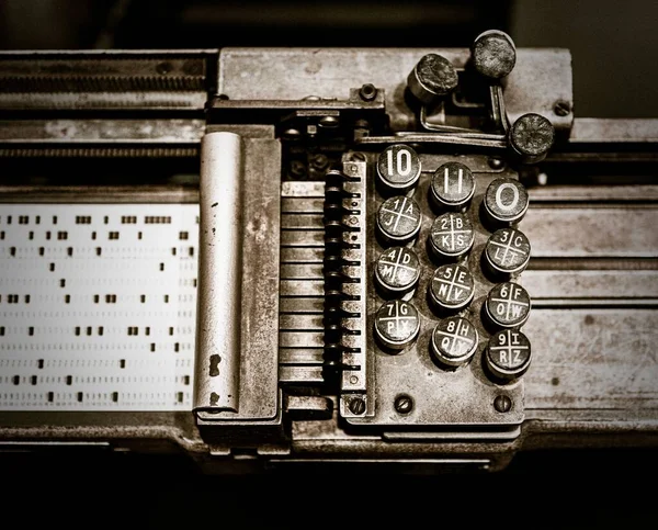 Vintage calculating machine images libres de droit, photos de Vintage ...