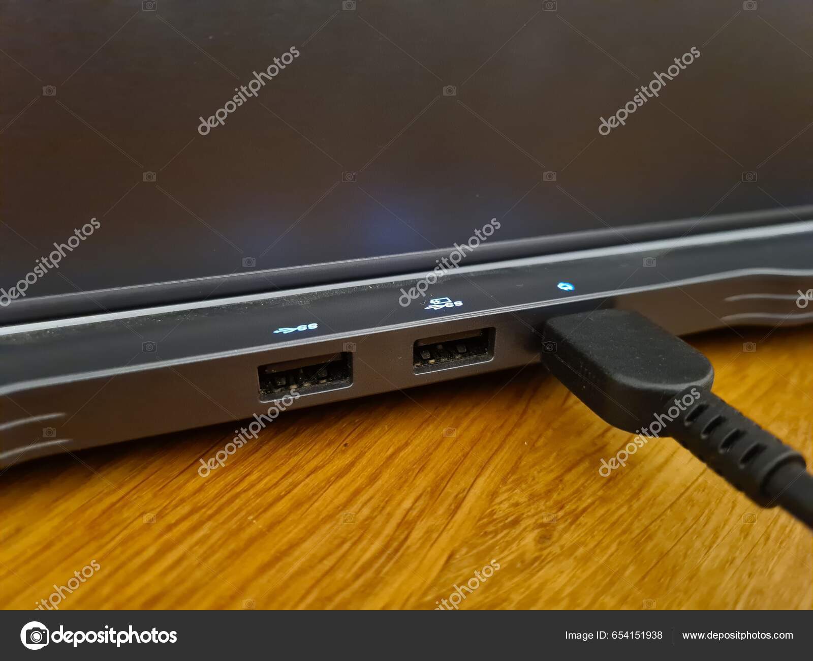 Close Shot Dark Gray Laptop's Usb Outputs Black Usb Connected — Stock ...