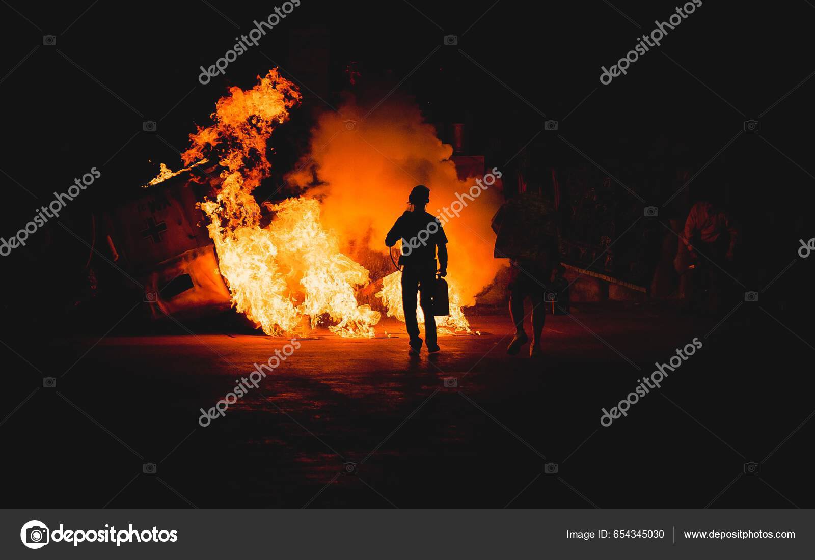 Silhouette People Standing Front Fire — Stock Editorial Photo ...