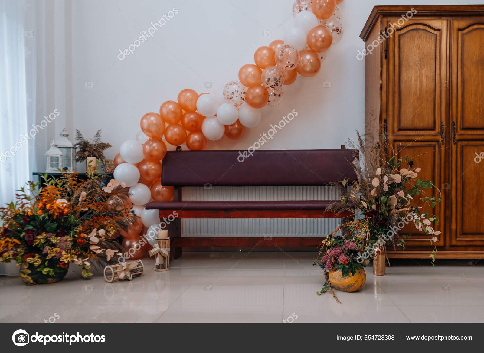 Bench Floral Bouquet Side Balloons Hanging Top Event — Stock Photo ...