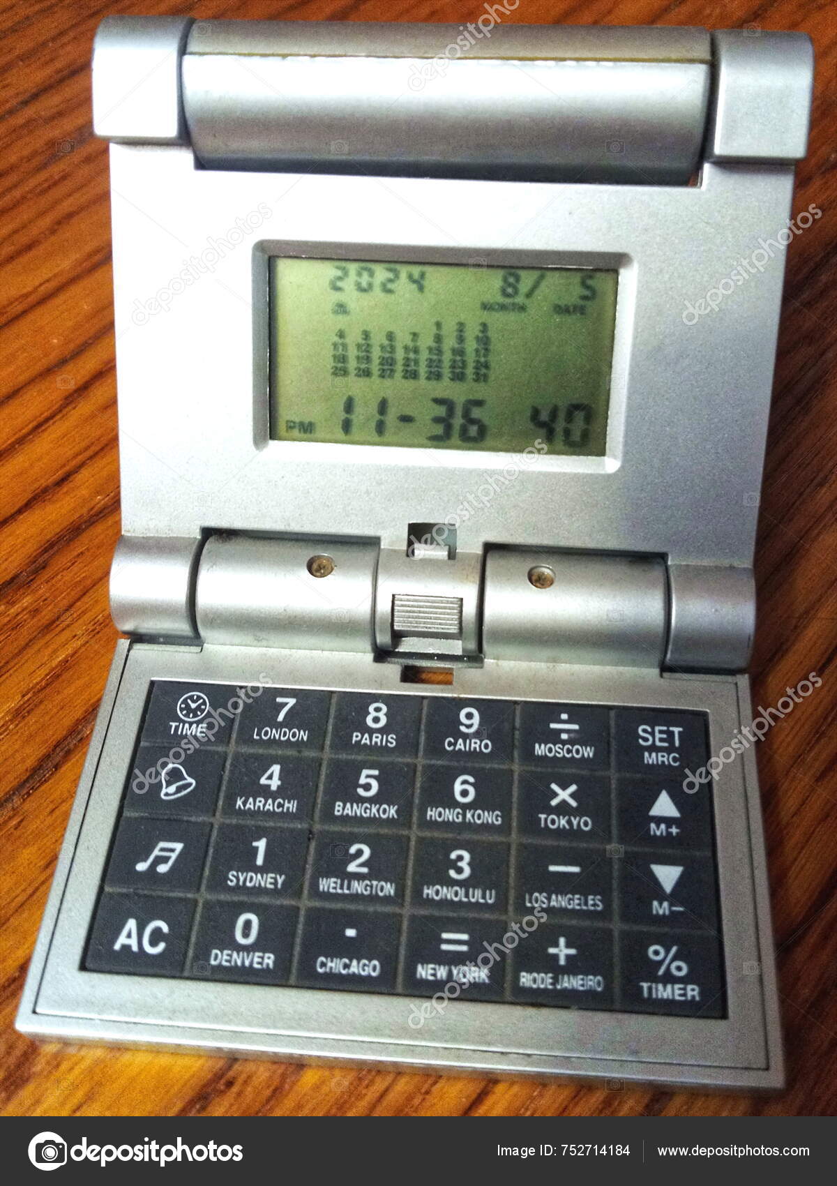 Compact Vintage Travel Clock Calculator Multiple Time Zones Alarm ...