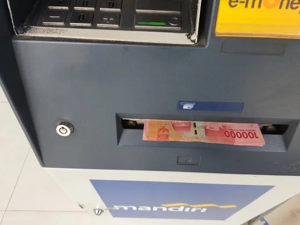 This cash distribution Stock Photos, Royalty Free This cash ...