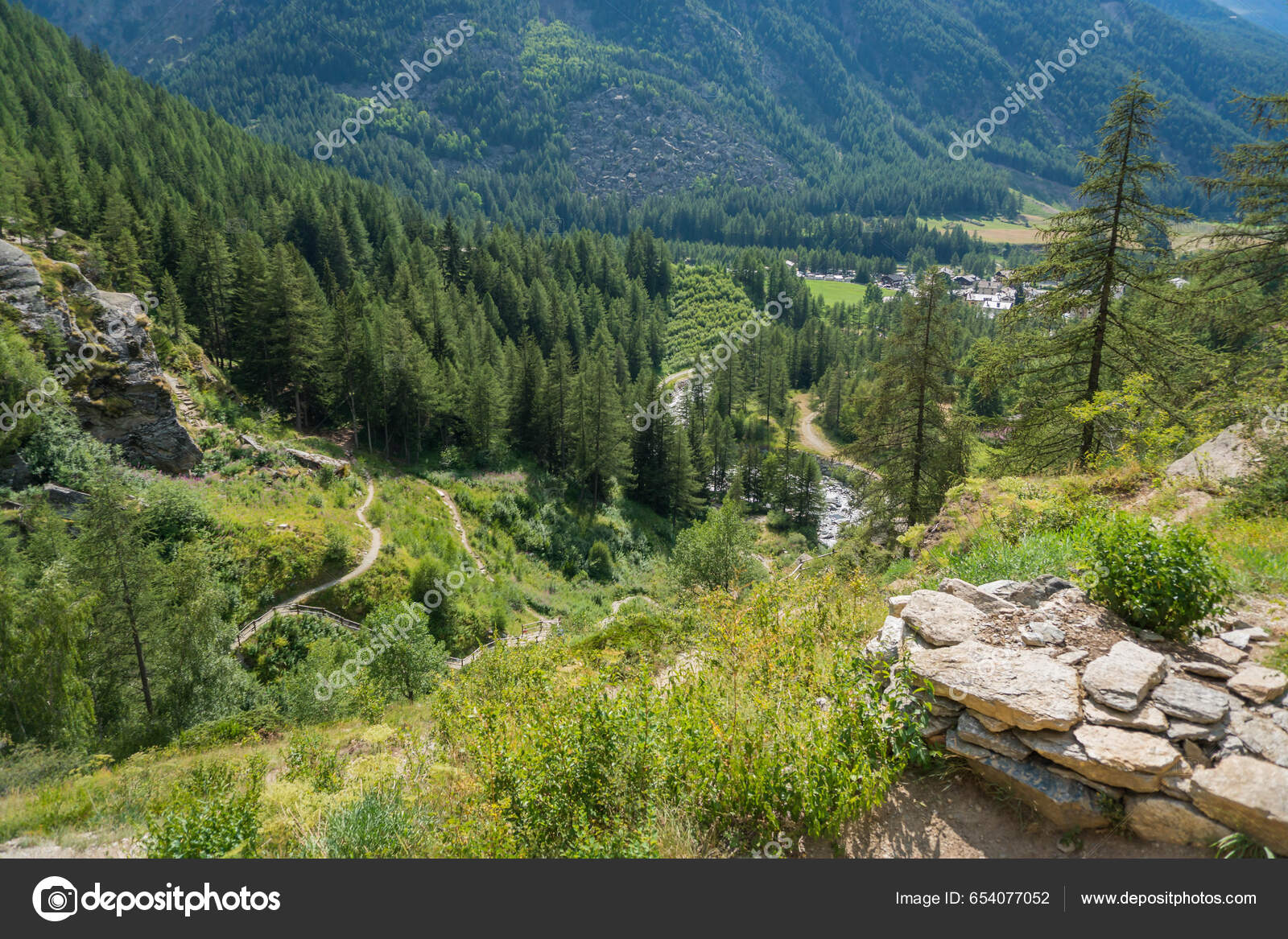 Mountain Trekking Pathway Alpine Valleys — Stock Photo © fabrizioconte ...
