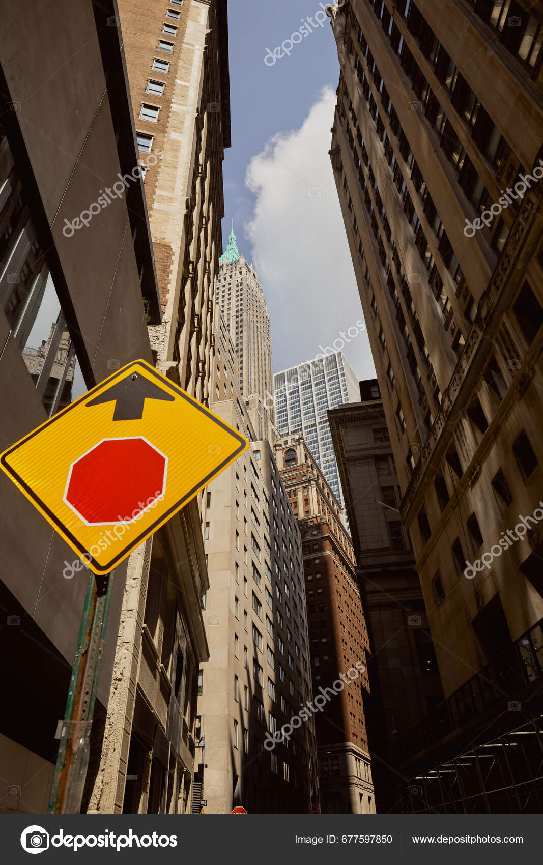 Low Angle View Road Sign Tall Buildings Skyscrapers New York — Stock ...
