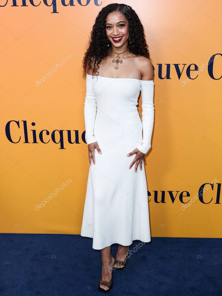 La actriz estadounidense Samantha Logan llega al 250 Aniversario de ...