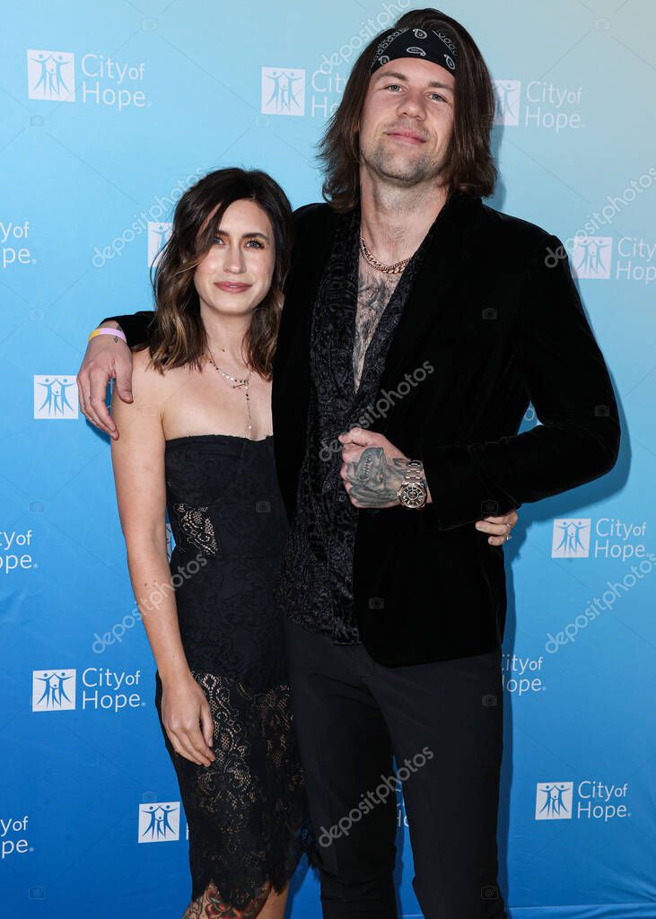 Fleur Shomo y su esposo / cantante estadounidense Caleb Shomo llegan a ...