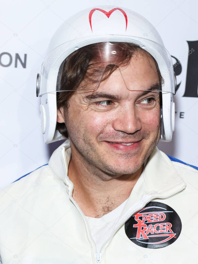El actor estadounidense Emile Hirsch llega a la 4ª Gala Anual BOO BALL ...