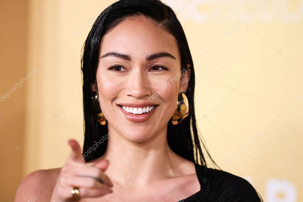 Stephanie Shepherd llega a la Gala AmfAR 2022 Los Ángeles celebrada en ...