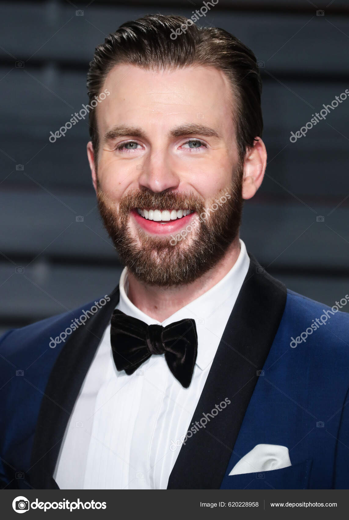Chris Evans 2022 Oscars