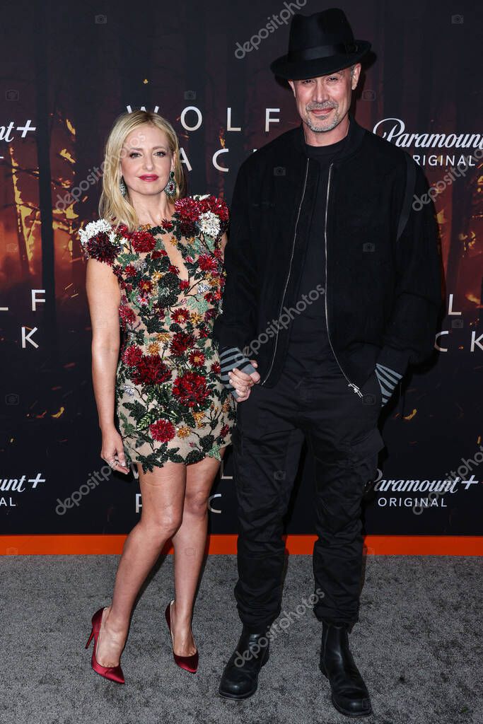 Sarah Michelle Gellar And Husband American Actor Freddie Prinze Jr