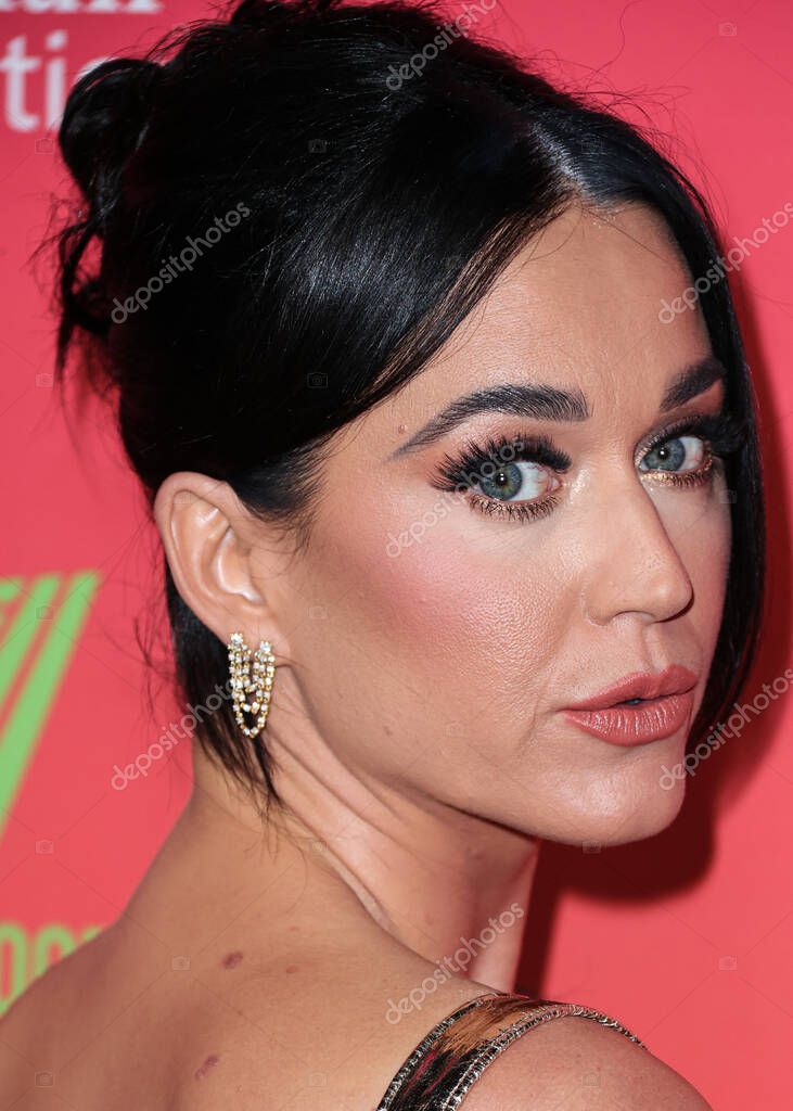American singer-songwriter Katy Perry arrives at the GDay USA Arts Gala ...